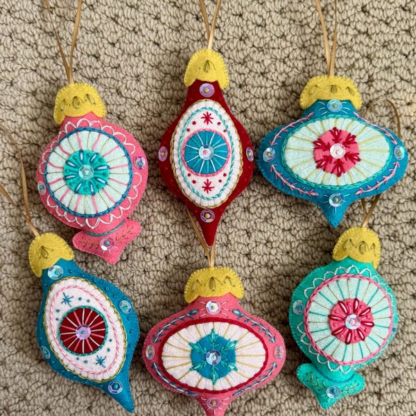 Felt Christmas Baubles Embroidery Pattern, DIY Holiday Décor, Set of ...