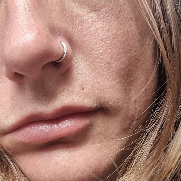 16G Titanium Scissor Cartilage Flat Back Stud, Nose Stud, Internally ...