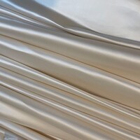 Mikado di seta pura bianco perlato, tessuto pregiato Made in Italy per ...