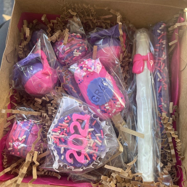 Graduation Bundle, 4 Cake Pops, 1 Cakesicle, 1 Chocolate Covered Oreo ...