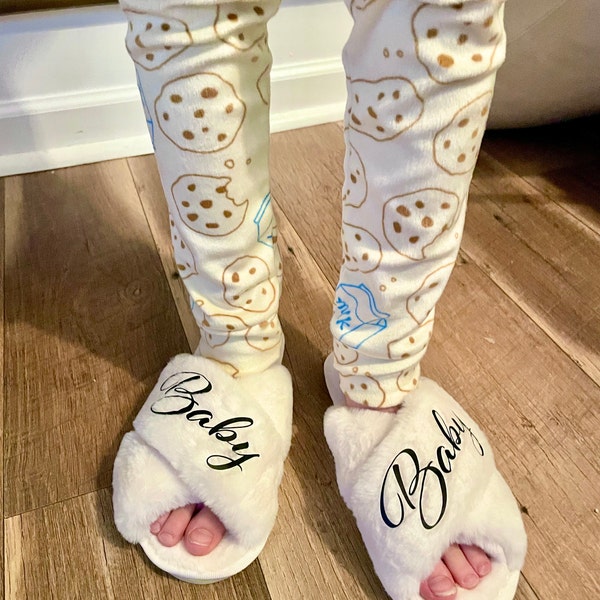 Custom Slippers, Bridesmaid Gifts, Fluffy Slippers, Bachelorette Fluffy ...