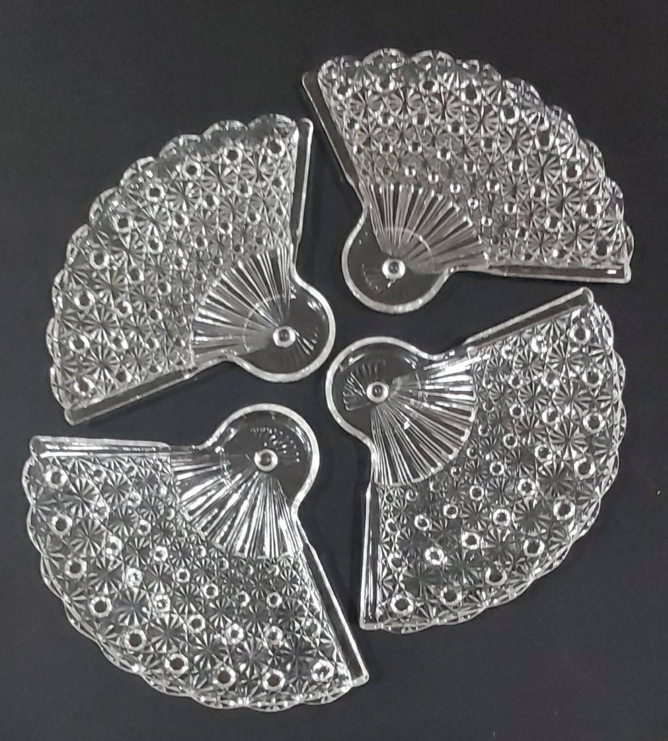 Hand Fan Plate Set of 4, Anchor Hocking Daisy & Buttons, Fan Shaped ...