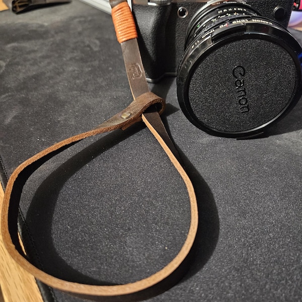 Leather Wrist Strap for Mirrorless or Reflex Cameras - Hand Hands ...