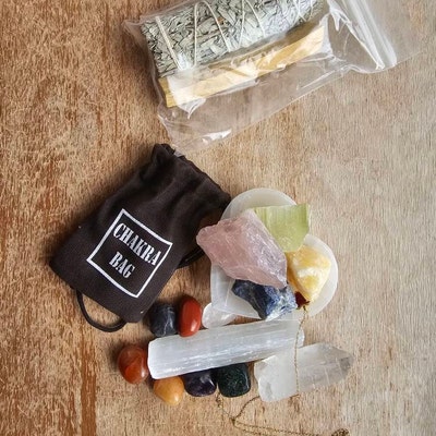 Crystal Healing and Cleansing Kit, 15 Pcs Box Set: 7 Chakra Tumbled ...