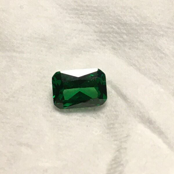 Emerald Rectangle Faceted Gemstone Radiant Cut Medium Green Emerald Gem ...