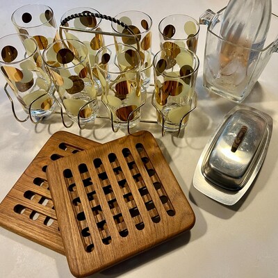 Merry-go-round Revolving Bar With 6 Shot Glasses Non-working Liquor ...