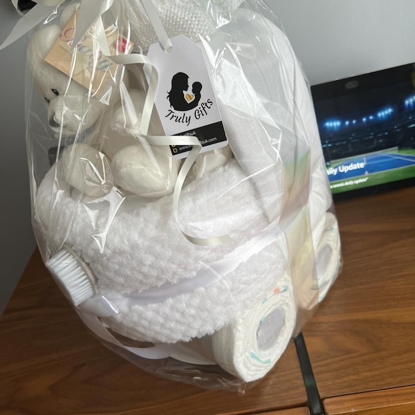 Unisex Baby Gift Hamper, Baby Shower Gift, Baby Clothing Gift, White ...
