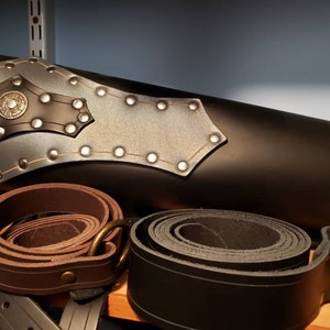 Medium Brown Plain Bracers by Crimson Chain Leatherworks SCA | Etsy