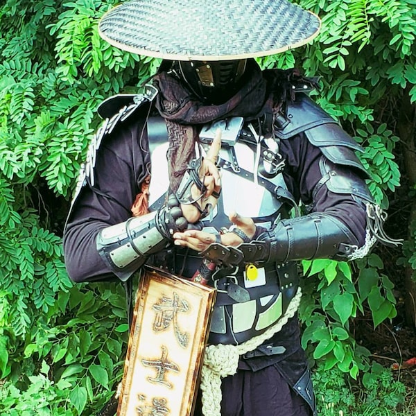 Samurai Iron Bracers: Leather Armored Cosplay Accessory for LARP, Post ...