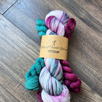 Winterberry Sock Setfull Skein 2 Mini Skeinsfingering/sock Weight75 Superwash Merino Wool/25 ...