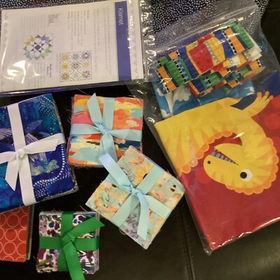 Starshine in Multi Quilt Kit Fabric Pattern and Binding and Backing ...