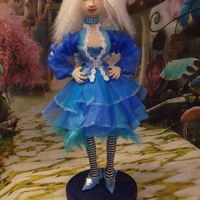 The Divas, 18 Cloth Dollmaking Sewing Pattern by STEPHANIE NOVATSKI ...