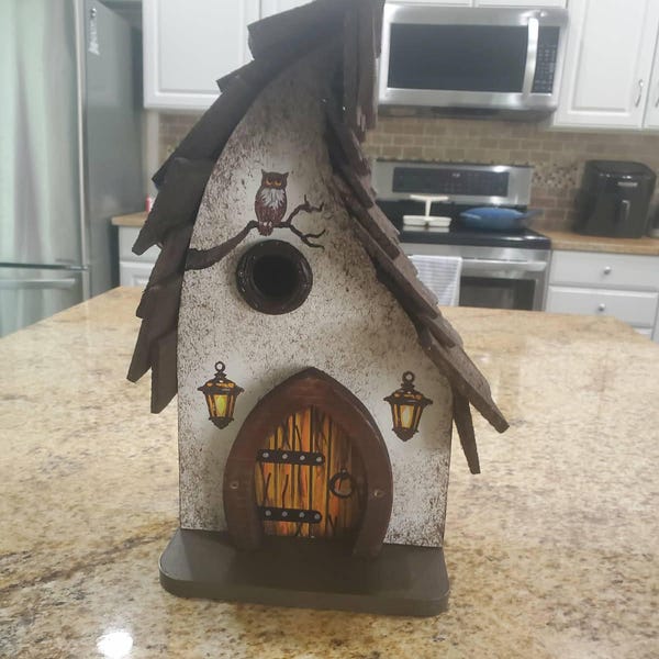 Cottage Style Bird Box, Wooden Nesting Shelter for Small Garden Birds ...