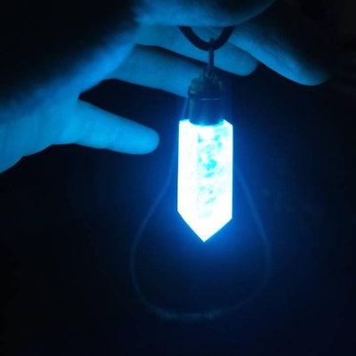 Star Wars Lightsaber Kyber Crystal 100 % Handcrafted Glowing Replica ...