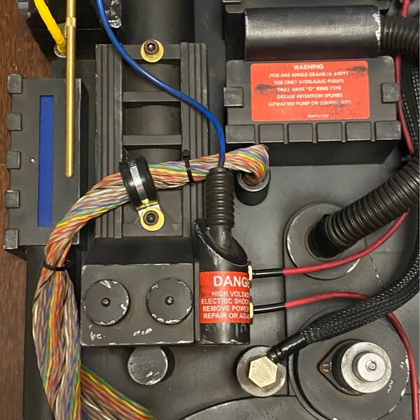Spirit Halloween Proton Pack Ribbon Cable Kit Ghostbusters Mod (scaled ...