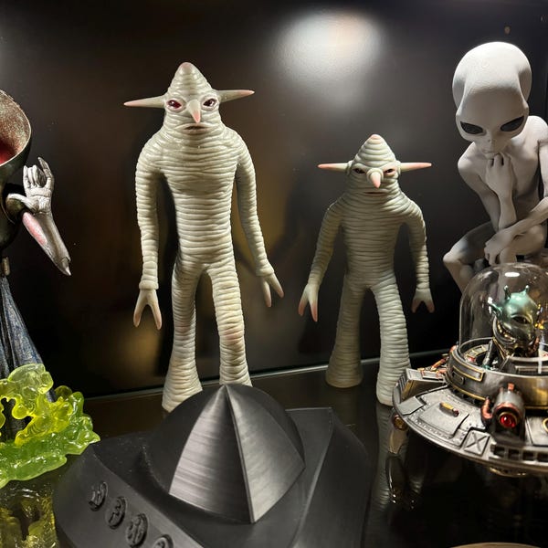 Fresno Nightcrawlers of California, Alien Statue Mythical Creatures ...