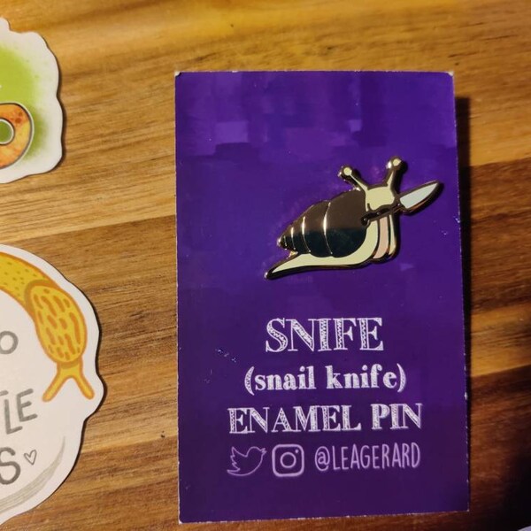 Giant African Land Snail Wooden Pin Badge - Etsy