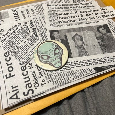 Alien Button Pins - Etsy