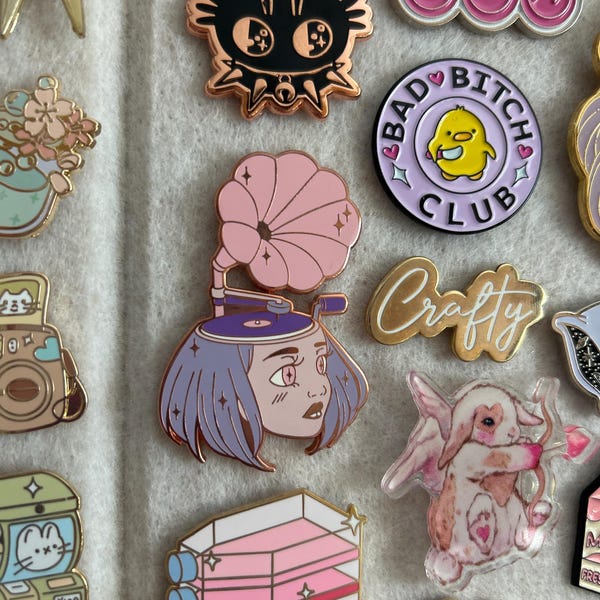 I Believe Enamel Pin, Kawaii Anime Girl Lapel Pin, Cute Trippy Hat Pin ...