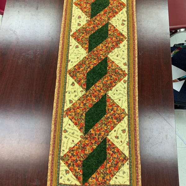 Twisted Pole Table Runner Pattern, Beginner-friendly Quilt (digital PDF ...