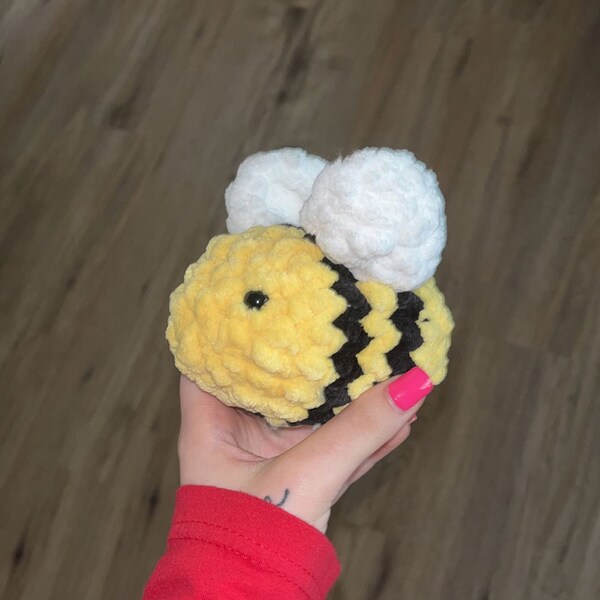 Bee Pillow, Mini Bee, & Smol Bee Crochet Pattern - Etsy