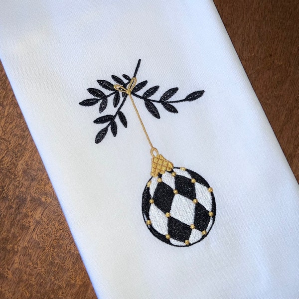 Checkered Christmas Ball Machine Embroidery Design - Etsy