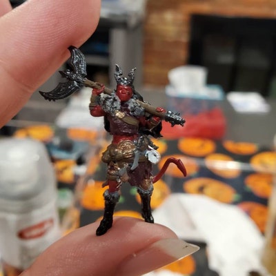 Wyetta Lavesh, Tiefling Barbarian Fighter Tabletop Scale TTRPG D&D Miniature Cripta Studios ...