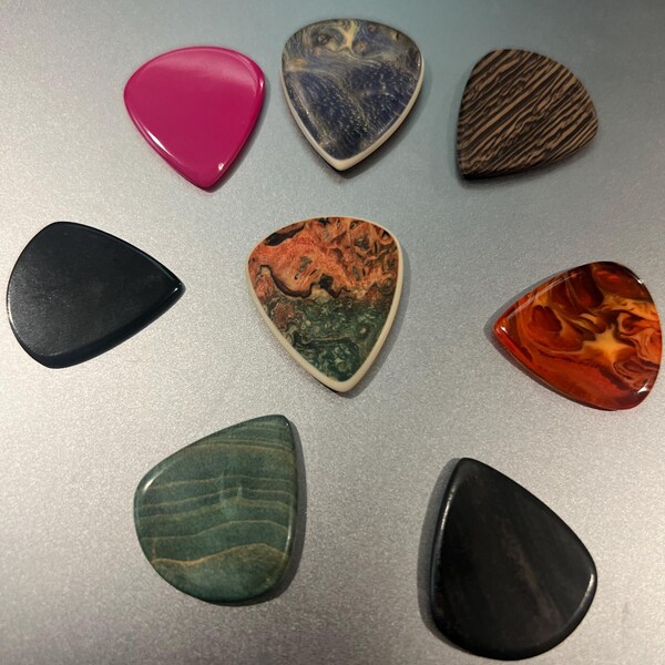 Galalith / Casein Guitar Pick - Faux Tortoise / Faton Macula Signature ...