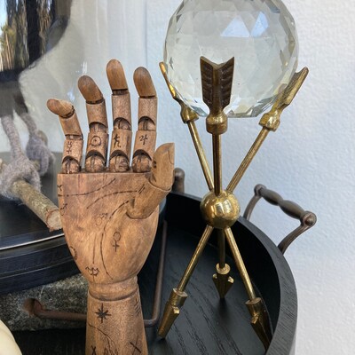 Palm Reading Hand With Palmistry Guide Book and Magnifier Divination ...