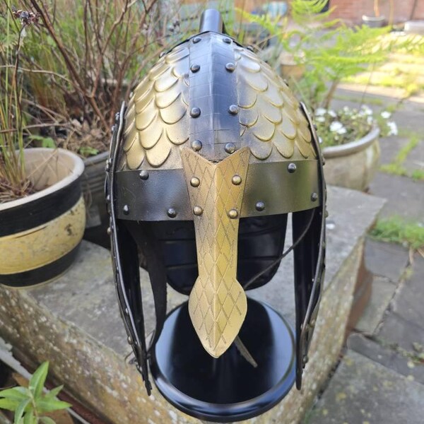 Medieval Crusader Helmet – Handmade Steel Great Helm With Chainmail ...
