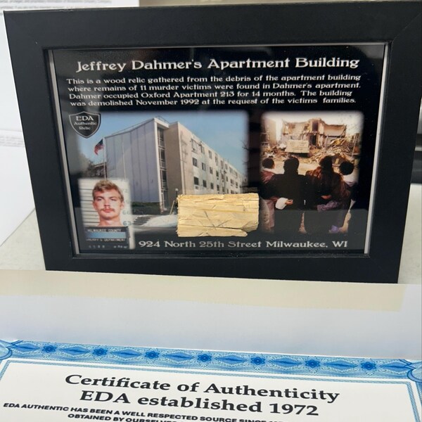 ELVIS PRESLEY Graceland Mansion Soil Relic Souvenir Artifact Personal Artifact Collectible ...