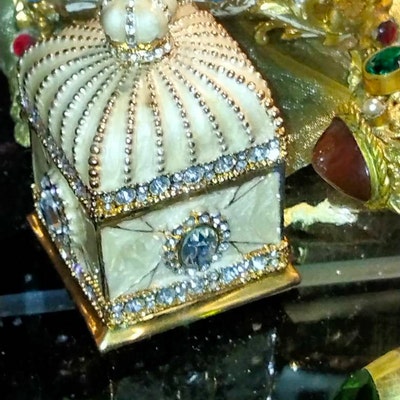 SALE How Adorable Enameled and Jeweled Frog Trinket or Pill Box From ...