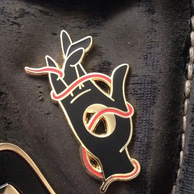 Red String of Fate Enamel Pin - Etsy