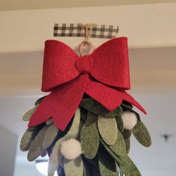 Felt Mistletoe || Christmas Mistletoe With Bow || Handmade Mistletoe ...