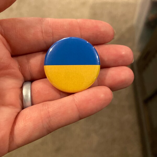 Ukraine Flag Pin, Ukrainian Flag Heart Button, Stand With Ukraine ...