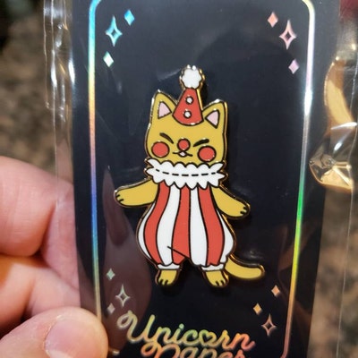 Clown Cat Enamel Pin // Spooky Cute Halloween Kitty Enamel Pin Gift - Etsy