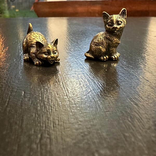 Cat Brass Sculpture, Cute Old Vintage Animal Brass Figurine, Handmade Mini Pendant, Small Decor ...