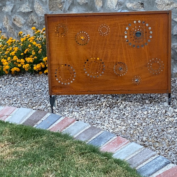 Outdoor Privacy Screens | Circle Pattern Decorative Screens | Large ...