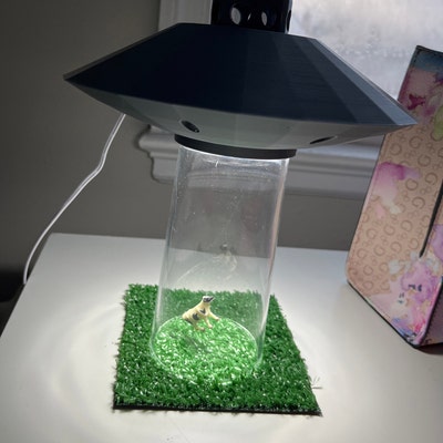 Ufo Alien Abduction Desk Lamp Sci Fi Silver Spaceship Outerspace Space ...