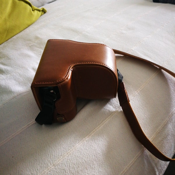 Olympus PEN E-PL10, E-PL9 (14-42mm) Leather Camera Case & Strap - Black ...