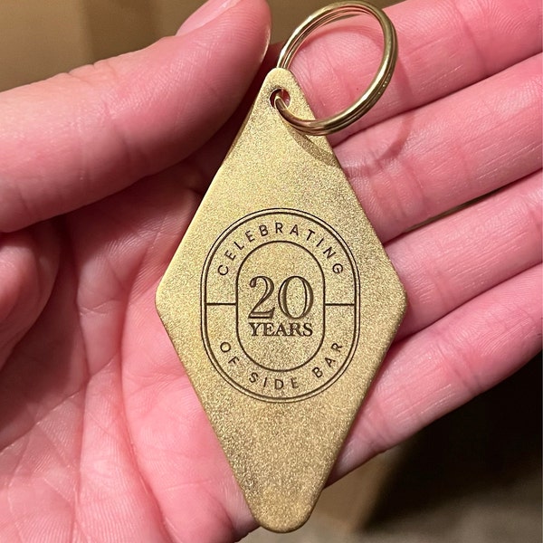 Personalized Retro Hotel Keychain // Gold Key Ring // Personalised Key ...