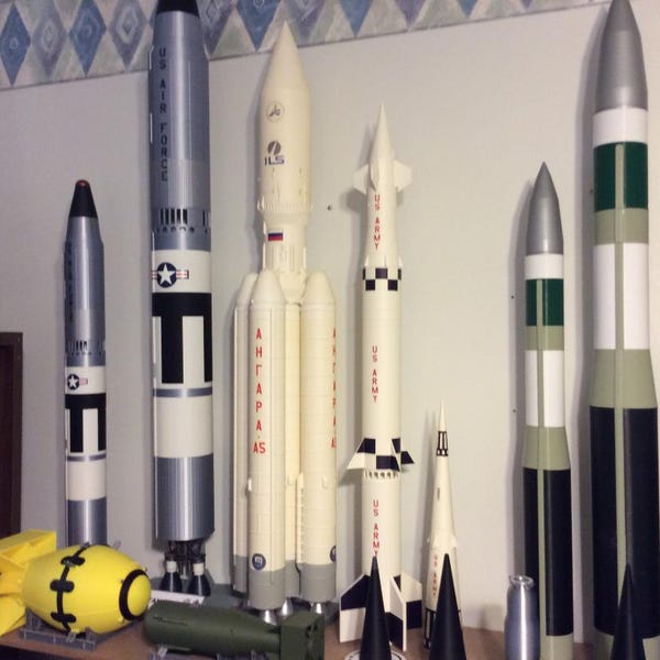 Flash Gordon Zarkov's Rocket Ship Kit Model - Super Quality 330mm 13 ...