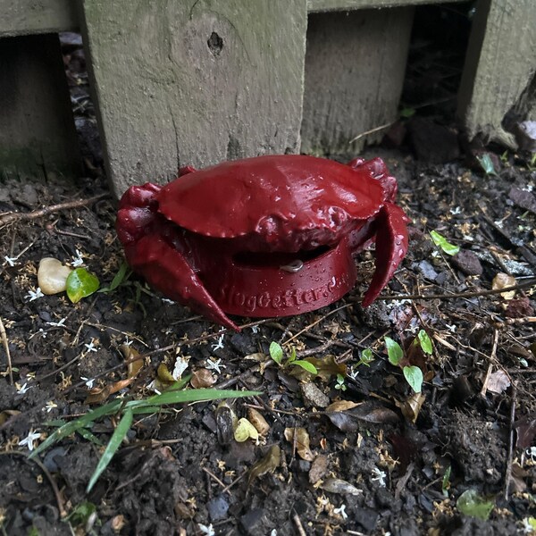 Dome-style Garden Slug Trap. Decorative Trap to Protect Flowers and ...