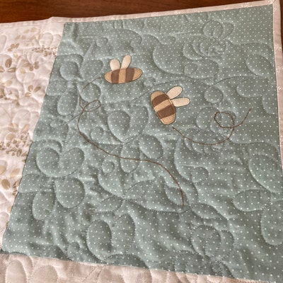 Bee, Butterfly, and Flower Continuous Line, Edge to Edge Pantograph for ...