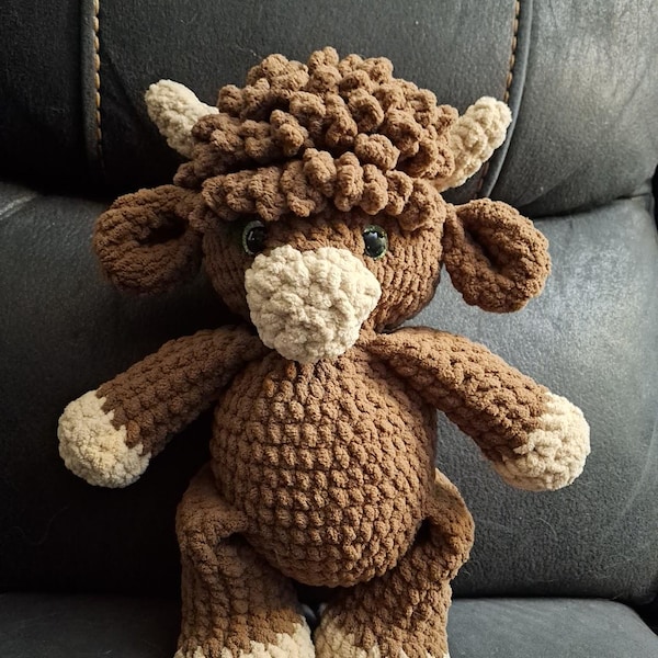Highland Cow Crochet Pattern With Kilt Pattern - Etsy