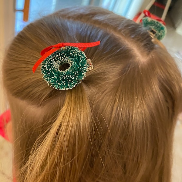 Holiday Christmas Wreath Hair Clips Barrettes, Winter Hair Accessory - Etsy