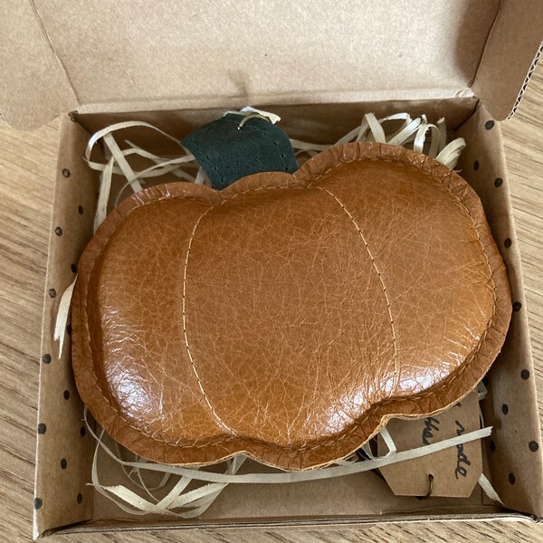 Book Keyring Handmade Leather Book Stack Keychain Gift - Etsy