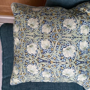 A Very Pretty Blue Unnamed Paisley Type Vintage Liberty Tana Lawn 40 X ...