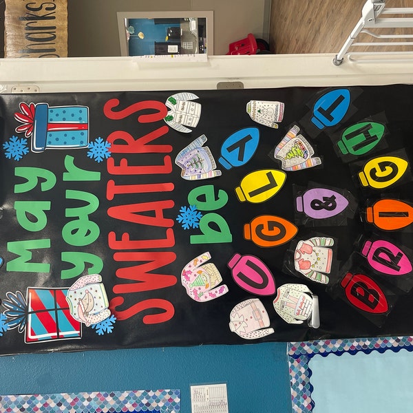 Christmas Bulletin Board Kit | Precut Holiday School Decor | Bulletin ...