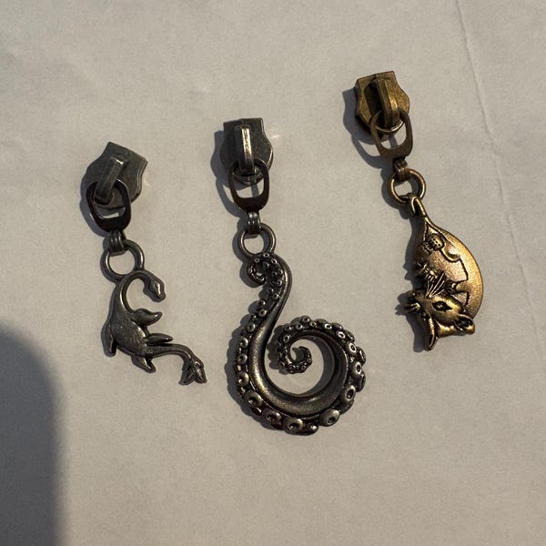 UFO Zipper Pull - Etsy